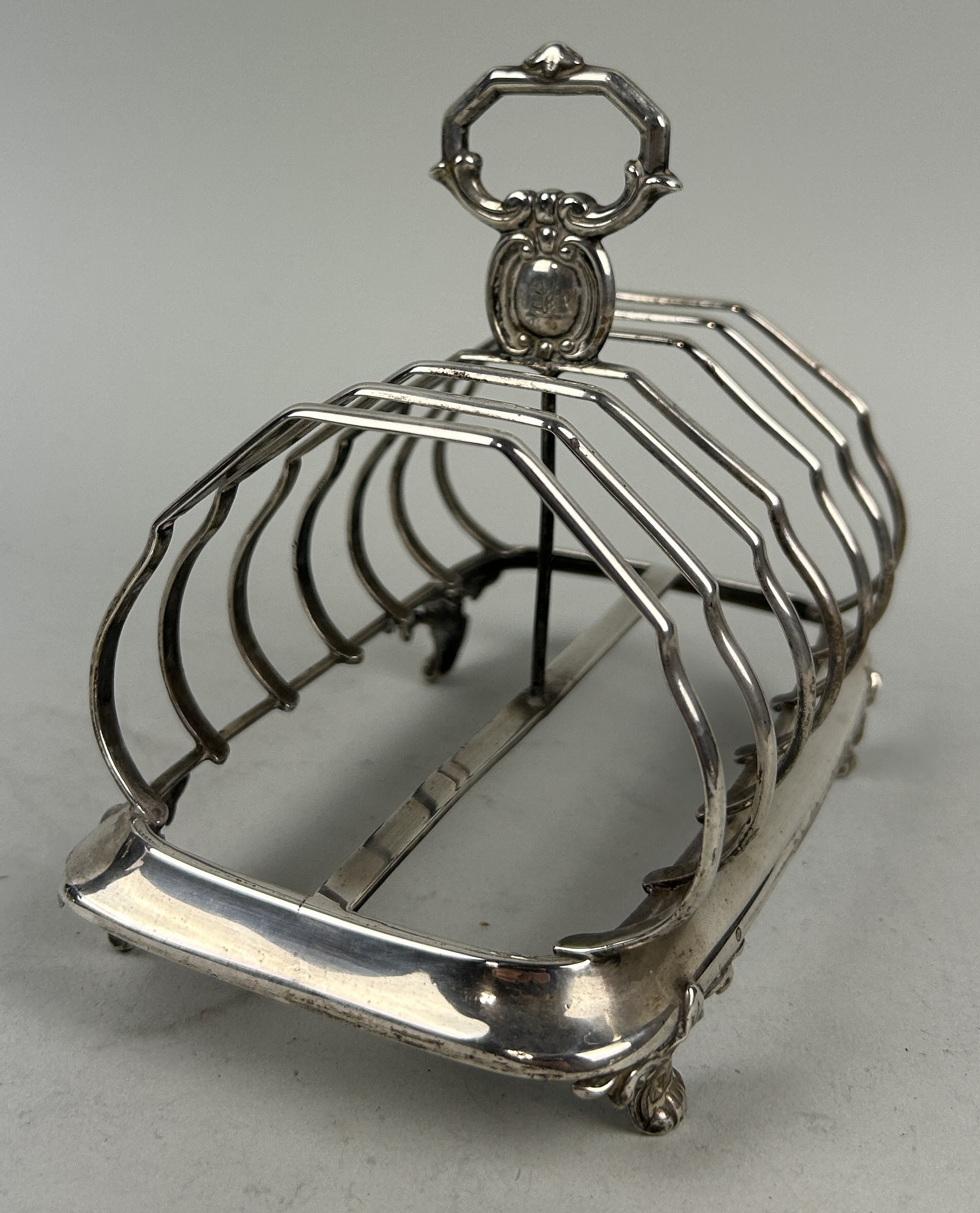 Lot 259 - AN ANTIQUE SILVER TOAST RACK