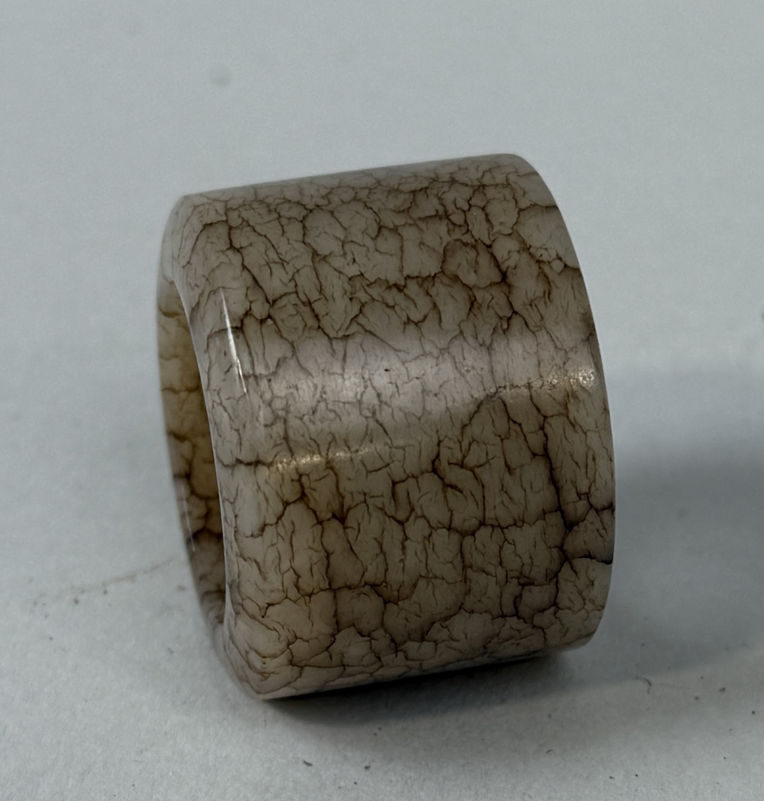 Lot 129 - A CHINESE JADE ARCHERS RING, QING DYNASTY