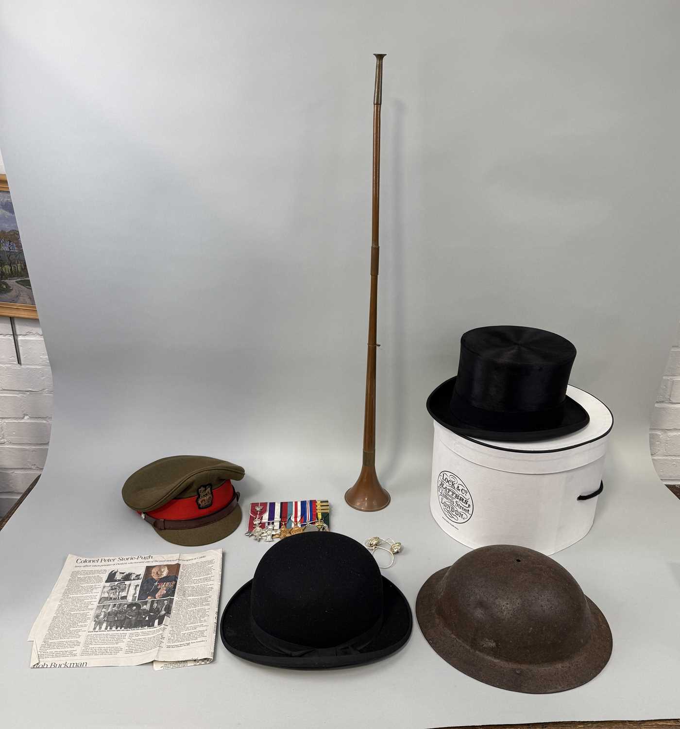 Lot 391 - A COLLECTION OF PERSONAL EFFECTS BELONGING