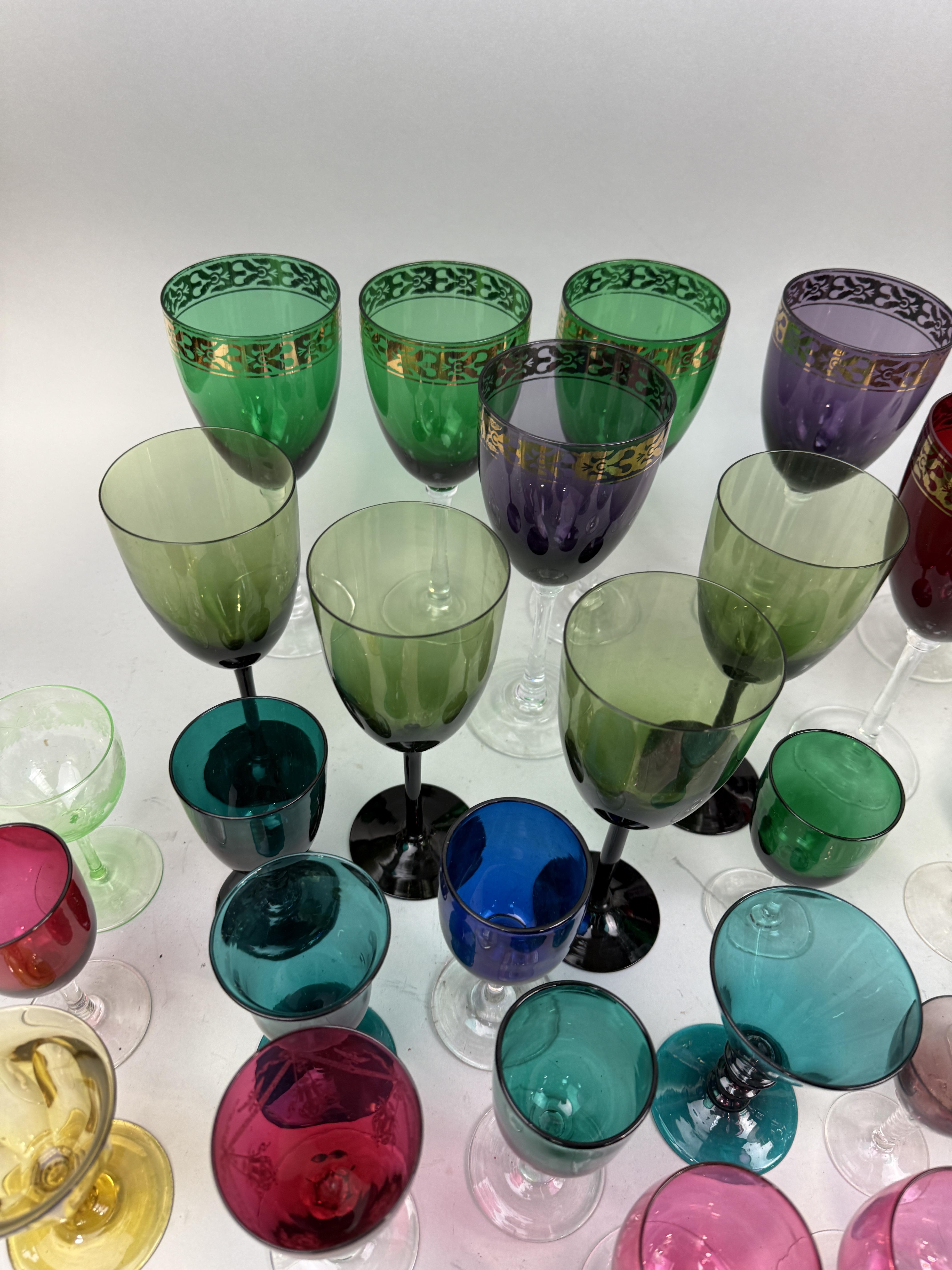 Lot 659 - A LARGE COLLECTION OF DECORATIVE GLASSWARE