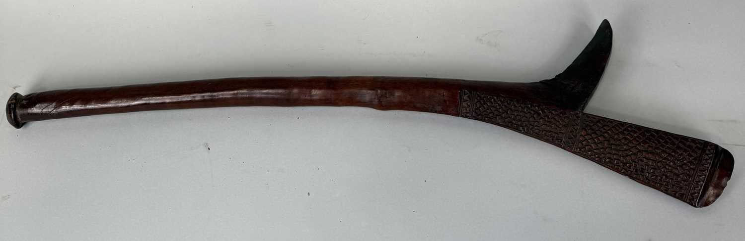 Lot 569 - A FIJIAN SNAKE CLUB