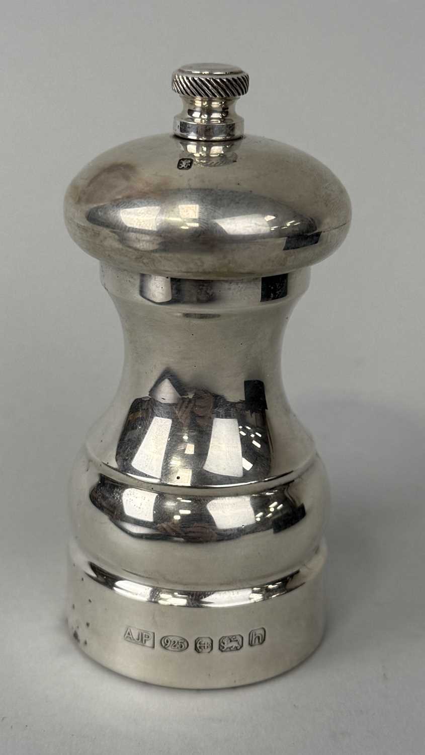 Lot 193 - A MODERN STERLING SILVER PEPPER GRINDER