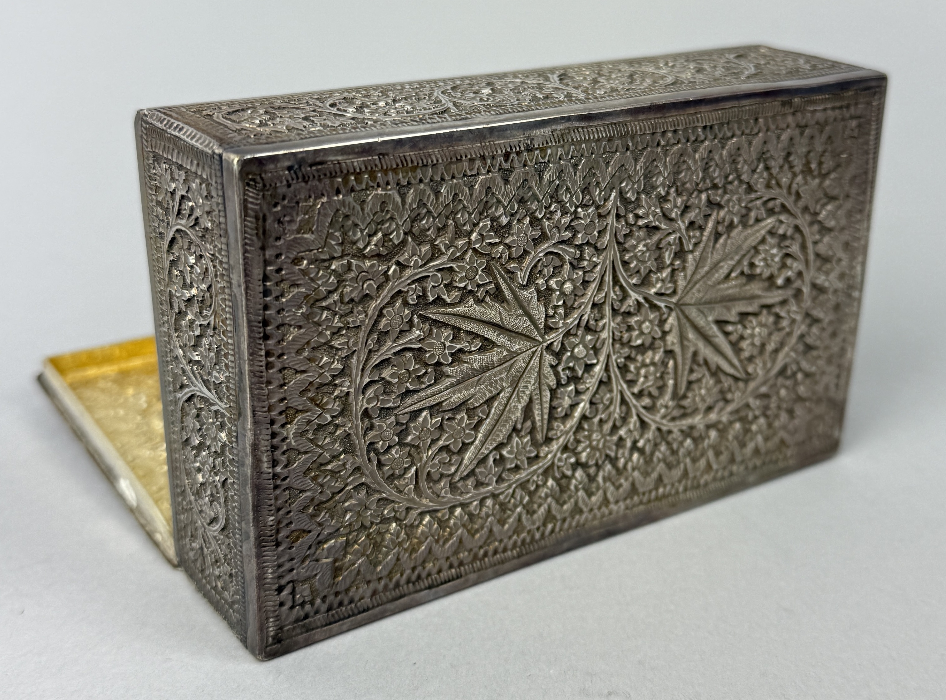 Lot 90 - AN INDIAN SILVER BOX WITH HINGED LID, KASHMIR,