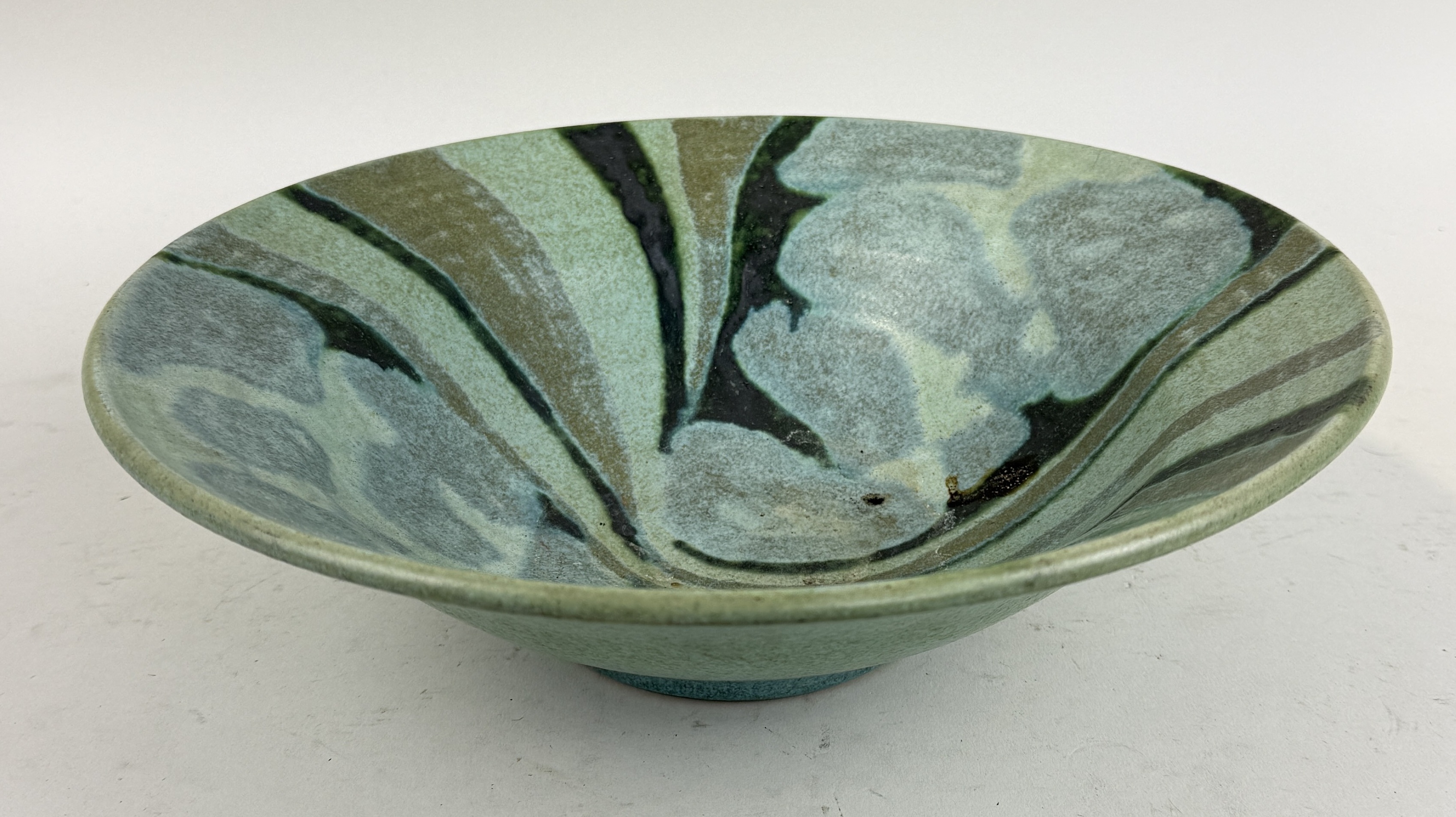 Lot 461 - A STUDIO CERAMIC BOWL, POSSIBLY JAPANESE
