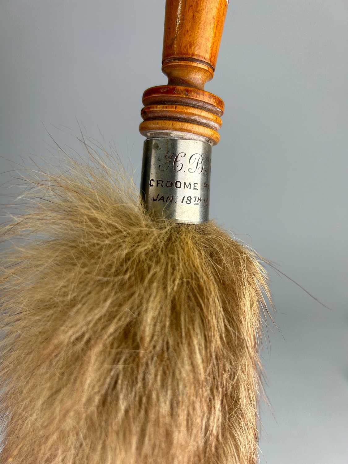 Lot 75 - AN EARLY 20TH CENTURY TAXIDERMY FOX BRUSH